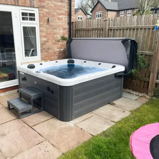 The Malibu IV Hot Tub Hot Tub - BlueFish Hot Tubs