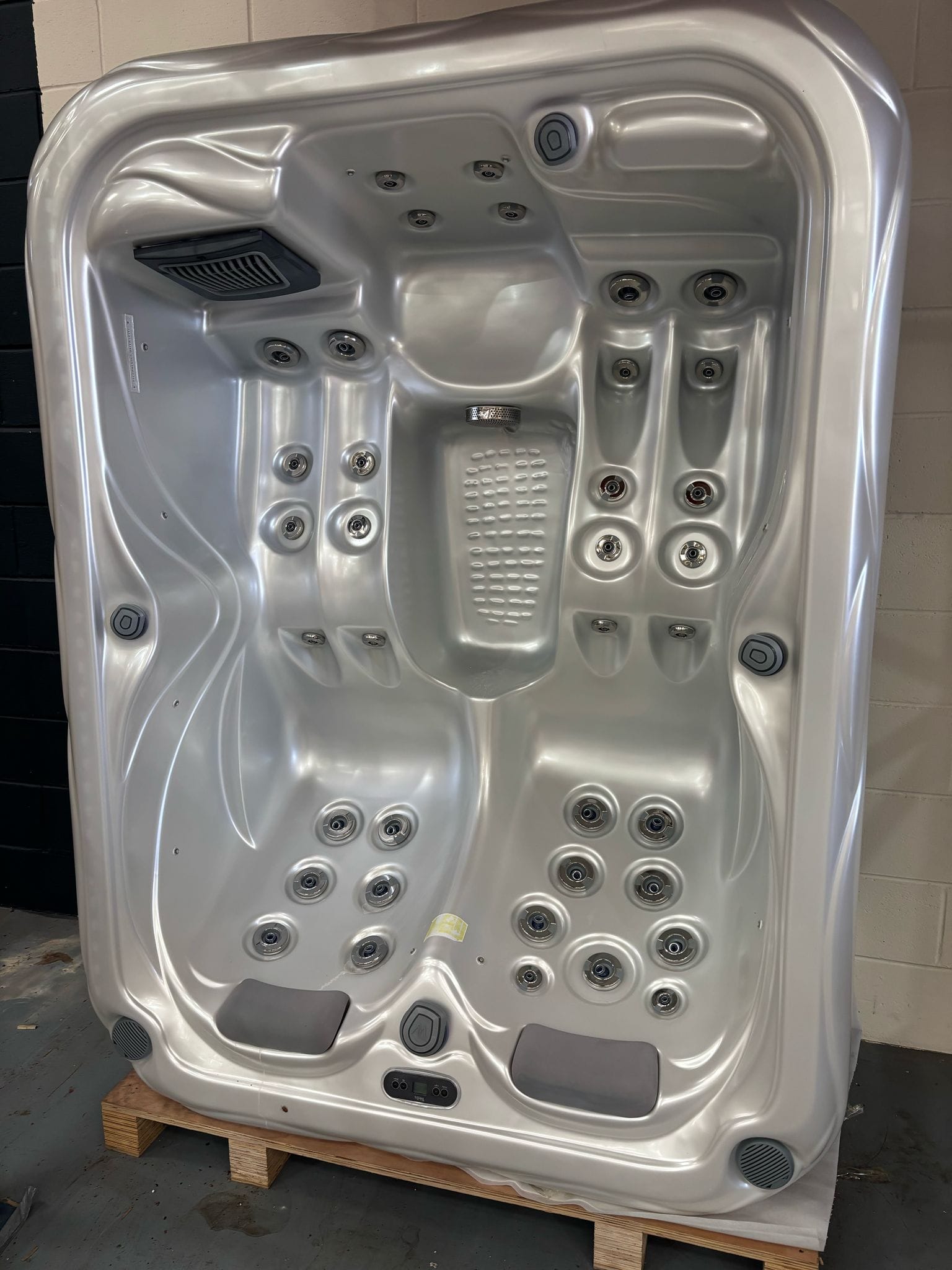 The Mars Hot Tub - BlueFish Hot Tubs