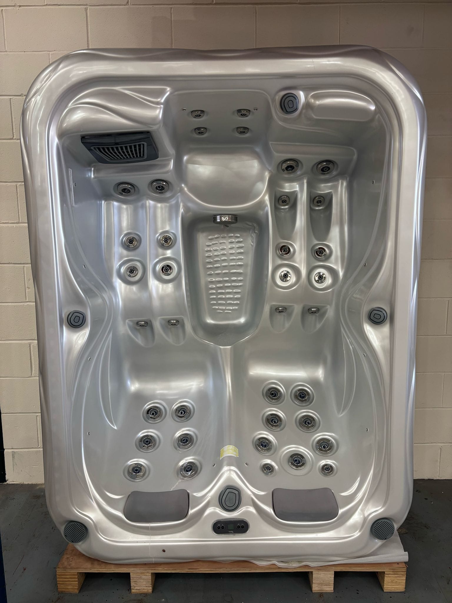 The Mars Hot Tub - BlueFish Hot Tubs