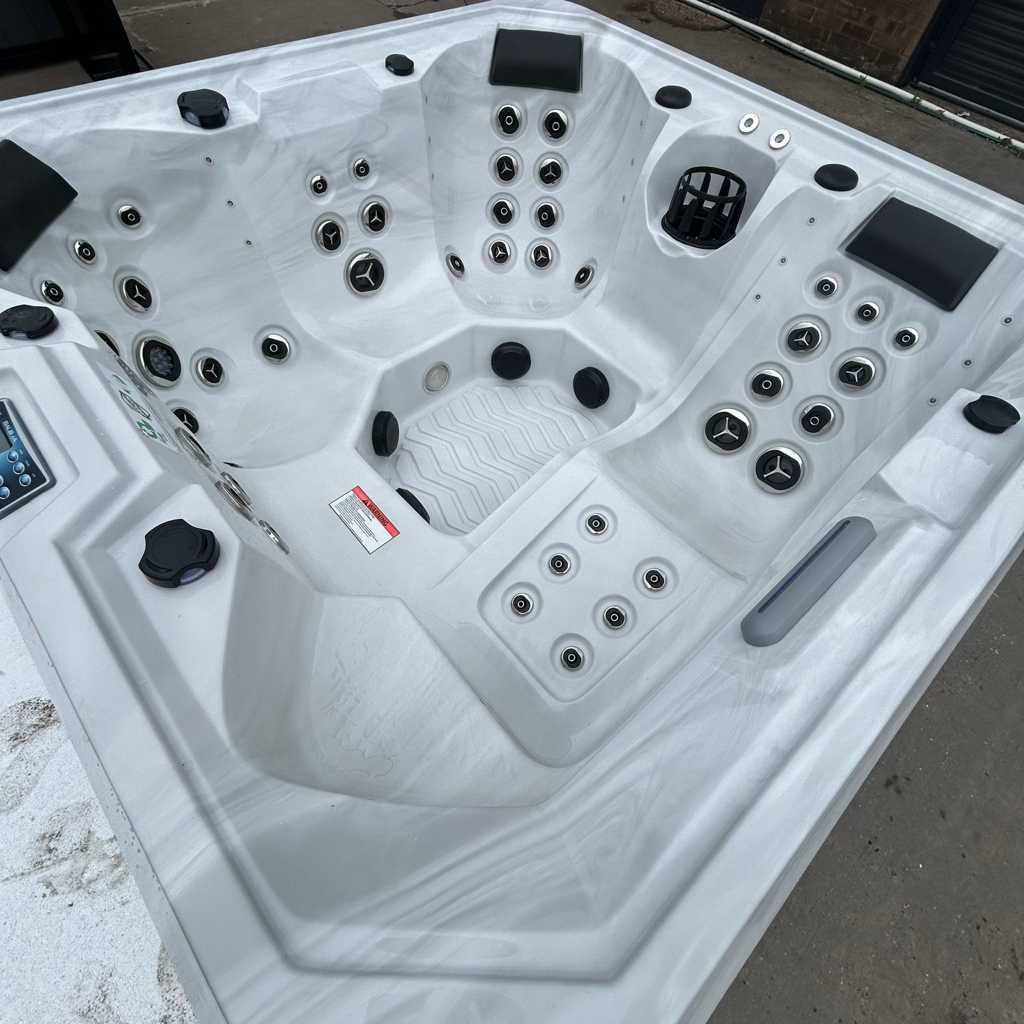 The Aqua White Hot Tub - BlueFish Hot Tubs
