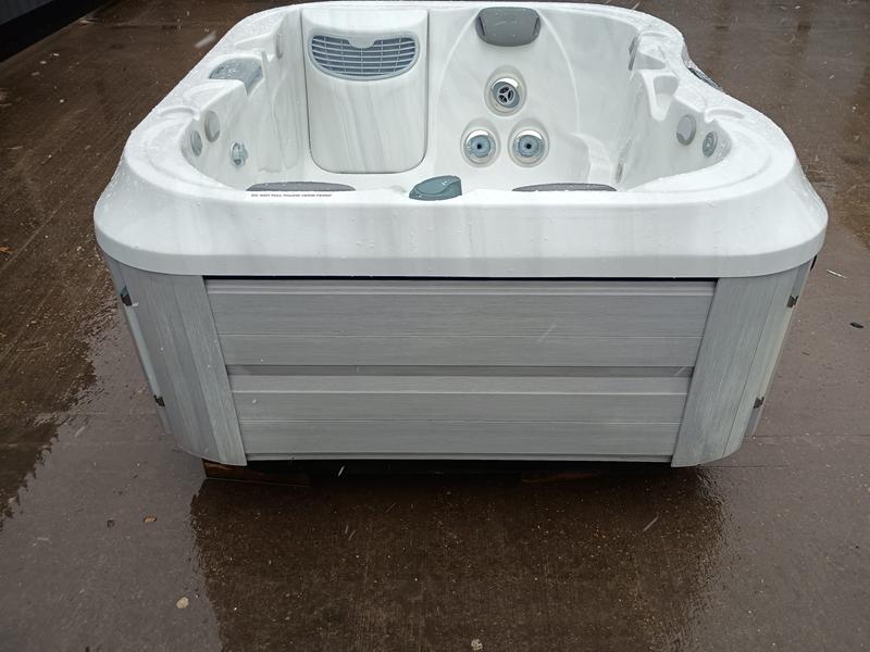 The Jacuzzi J-315 Hot Tub - BlueFish Hot Tubs