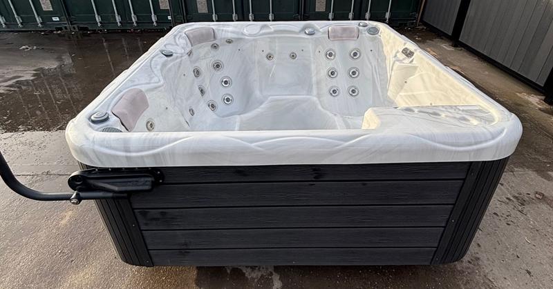 The Wellis Pluto Hot Tub - BlueFish Hot Tubs