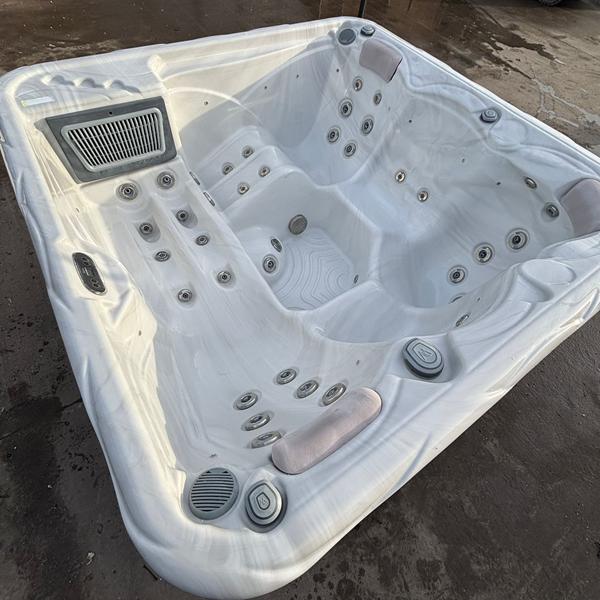 The Wellis Pluto Hot Tub - BlueFish Hot Tubs